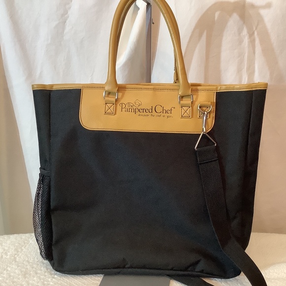 The Pampered Chef | Bags | Euc Pampered Chef Black Tote Bag Crossbody ...